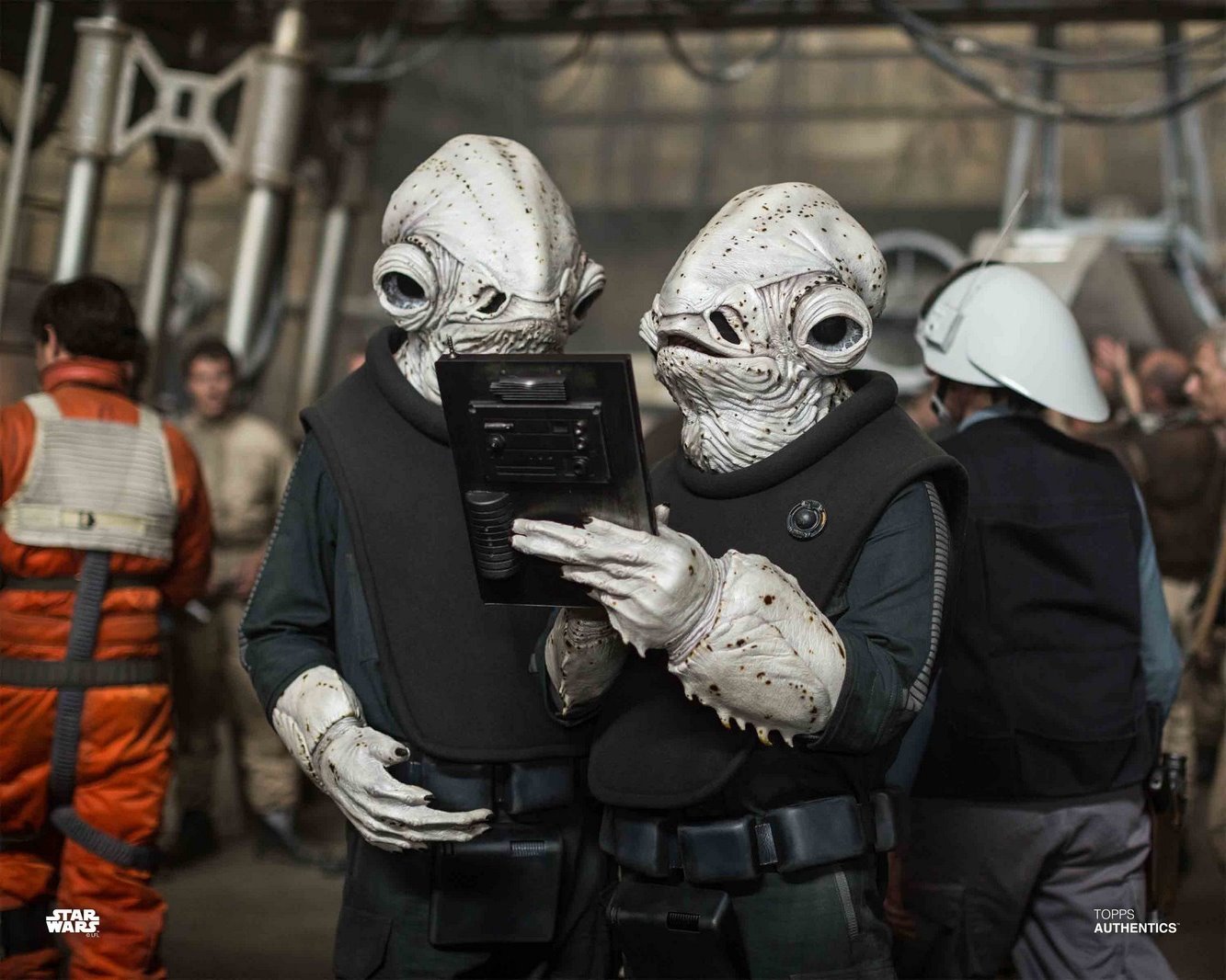 Topps reveal new images for Rogue One and Solo: A Star Wars Story ...