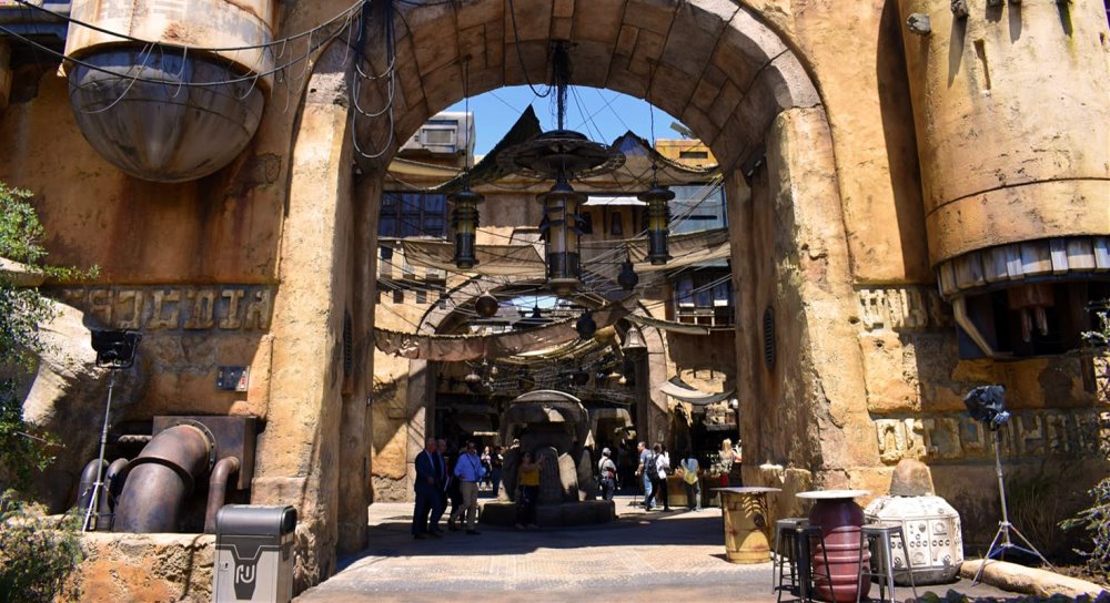 Galaxy's Edge: Designing Batuu, an entirely new planet - Fantha Tracks ...