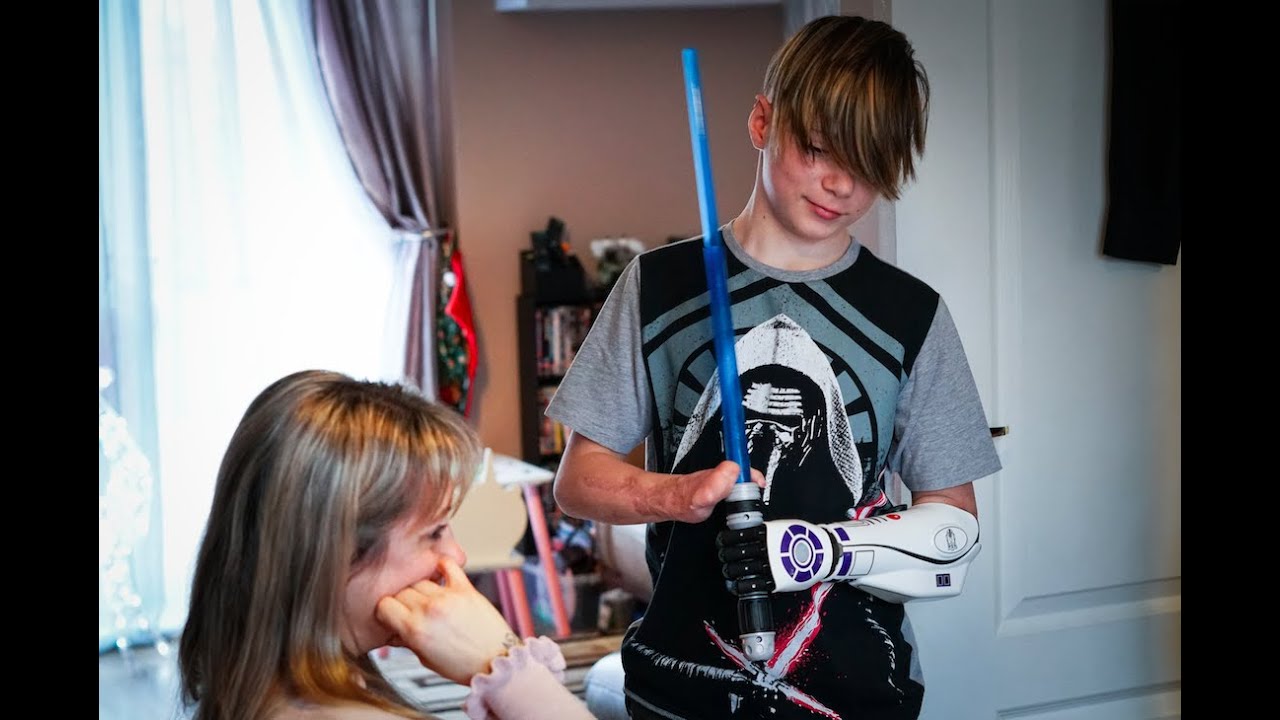 R2-D2 bionic arm - Fantha Tracks | Daily Star Wars News