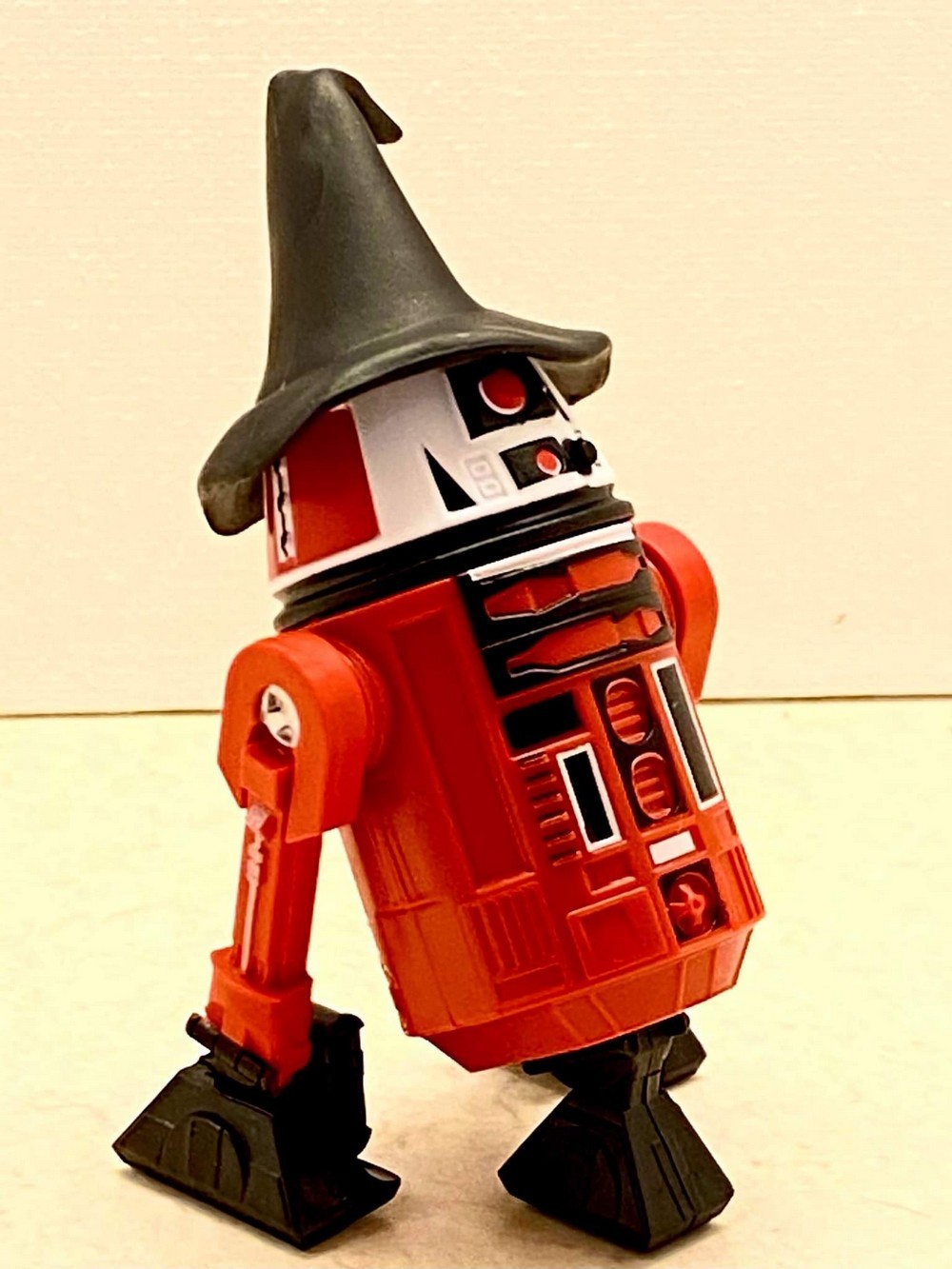 Meet the 2021 Disney Parks Halloween themed Droid Factory astromech ...