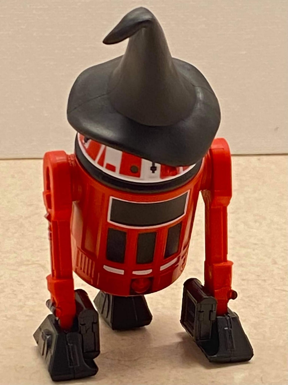 Meet the 2021 Disney Parks Halloween themed Droid Factory astromech ...