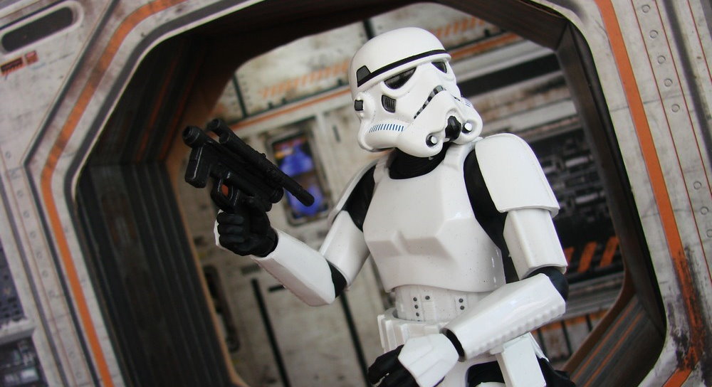 Diamond Select Toys 7-inch Deluxe Stormtrooper launches at ShopDisney ...