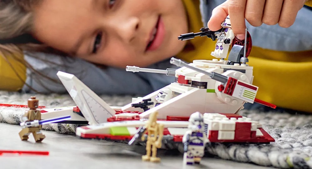 Lego Star Wars Republic Fighter Tank Unveiled! - Fantha Tracks | Daily ...