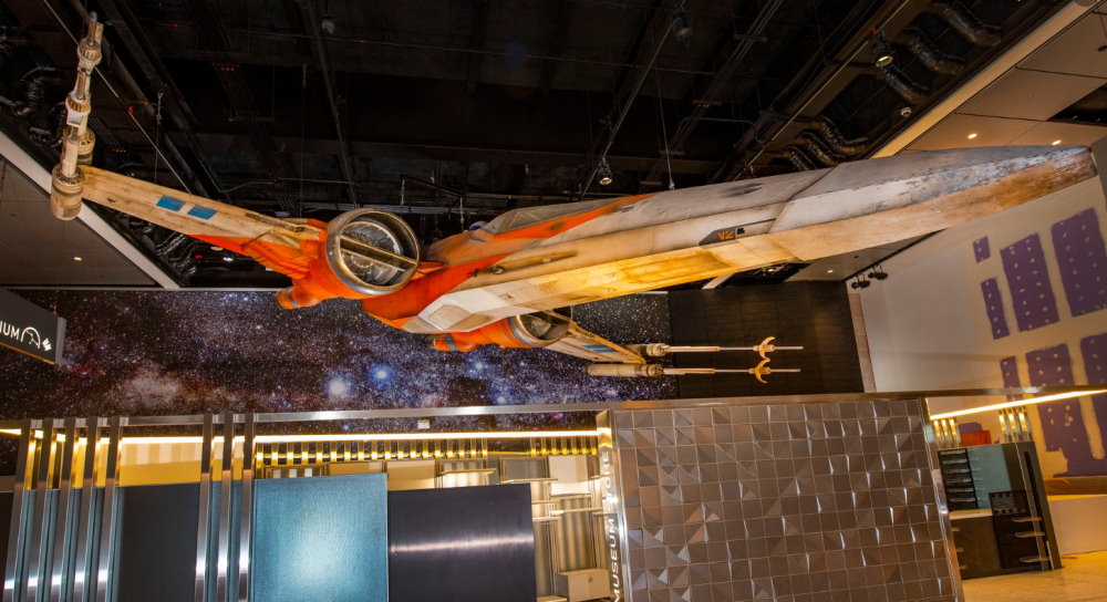 Poe Dameron X-Wing on display at National Air and Space Museum - Fantha ...