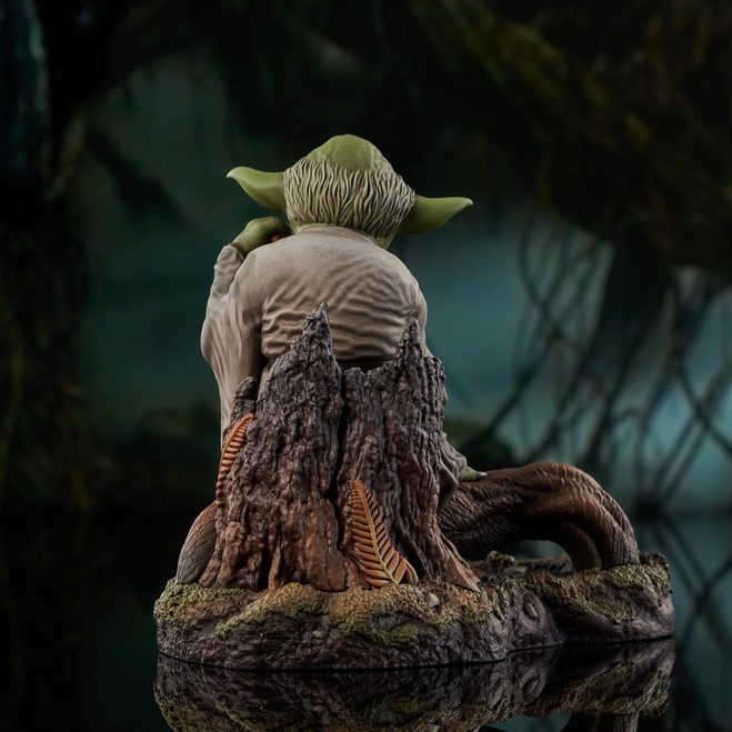 Gentle Giant: Star Wars: The Empire Strikes Back Yoda Milestones Statue ...