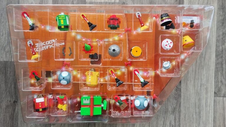 Disney Parks: Droid Factory Advent Calendar 2022 - Fantha Tracks ...
