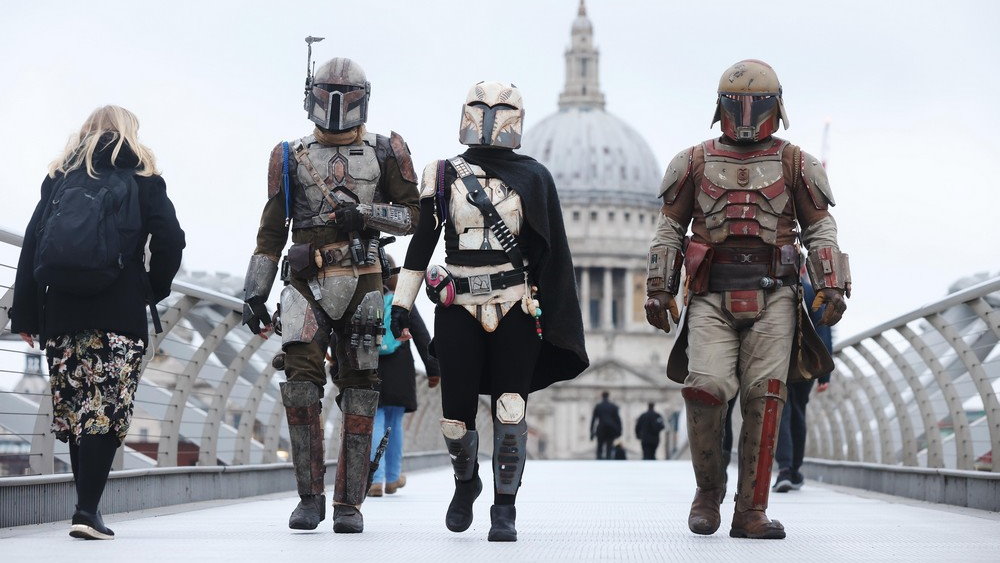 The Mandalorian: Mando Mercs hit the streets of London - Fantha Tracks ...